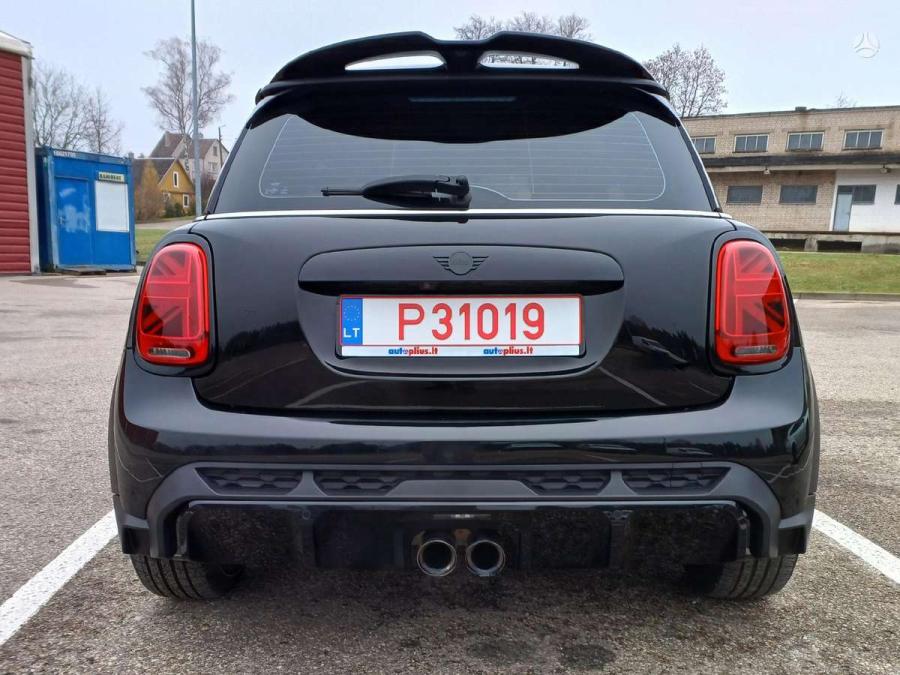Black MINI Cooper 2022 in Utena, with an engine capacity of 2.00 L and mileage of 89 thousand km for 18900 €, photo 6 on AUTOMOTO.COM.LV