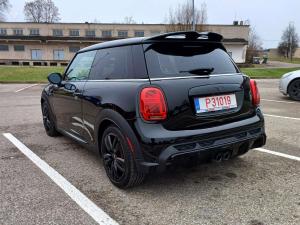 Black MINI Cooper 2022 in Utena, with an engine capacity of 2.00 L and mileage of 89 thousand km for 18900 €, photo 7 on AUTOMOTO.COM.LV