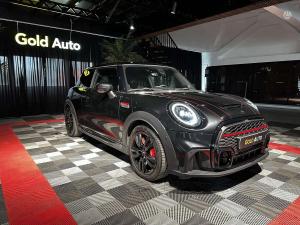 Black MINI Cooper 2023 in Vilnius, with an engine capacity of 2.00 L and mileage of 36 thousand km for 39500 €, photo 3 on AUTOMOTO.COM.LV