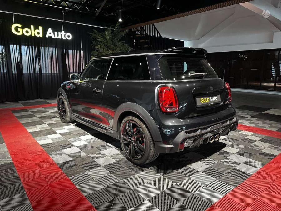 Black MINI Cooper 2023 in Vilnius, with an engine capacity of 2.00 L and mileage of 36 thousand km for 39500 €, photo 7 on AUTOMOTO.COM.LV