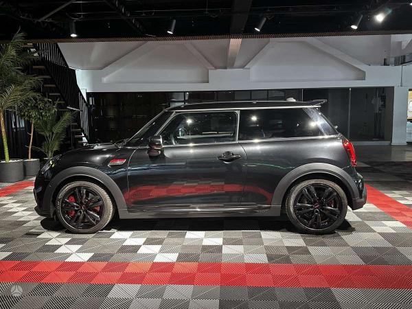 Melns MINI Cooper 2023 Viļņa, ar dzinēja tilpumu 2.00 L un nobraukumu 36 tūkst. km par 39500 €, foto 8 vietnē AUTOMOTO.COM.LV