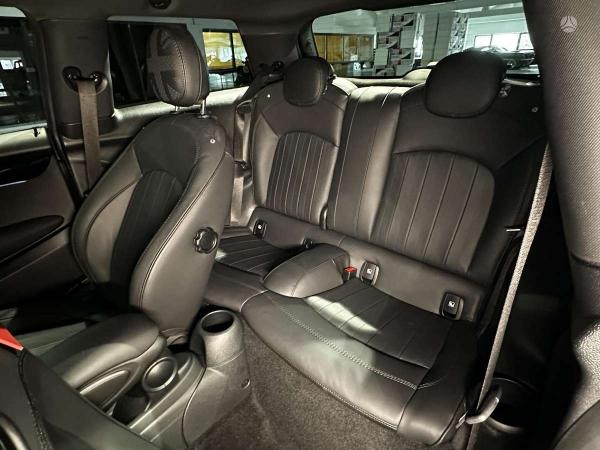 Melns MINI Cooper 2023 Viļņa, ar dzinēja tilpumu 2.00 L un nobraukumu 36 tūkst. km par 39500 €, foto 10 vietnē AUTOMOTO.COM.LV