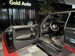 Black MINI Cooper 2023 in Vilnius, with an engine capacity of 2.00 L and mileage of 36 thousand km for 39500 €, photo 12 on AUTOMOTO.COM.LV