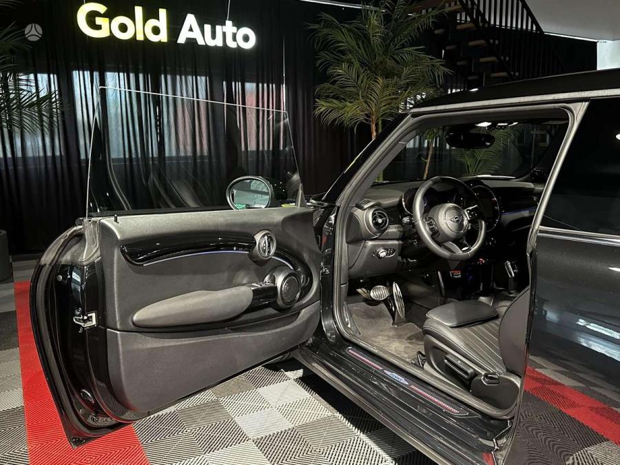 Black MINI Cooper 2023 in Vilnius, with an engine capacity of 2.00 L and mileage of 36 thousand km for 39500 €, photo 12 on AUTOMOTO.COM.LV