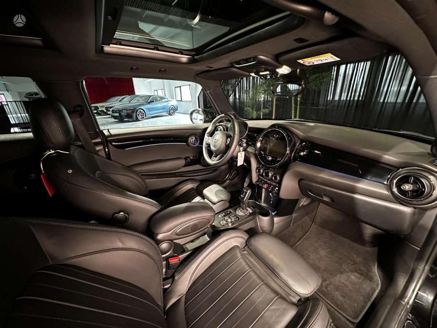 Black MINI Cooper 2023 in Vilnius, with an engine capacity of 2.00 L and mileage of 36 thousand km for 39500 €, photo 18 on AUTOMOTO.COM.LV