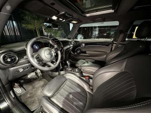 Black MINI Cooper 2023 in Vilnius, with an engine capacity of 2.00 L and mileage of 36 thousand km for 39500 €, photo 19 on AUTOMOTO.COM.LV
