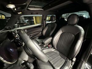 Black MINI Cooper 2023 in Vilnius, with an engine capacity of 2.00 L and mileage of 36 thousand km for 39500 €, photo 20 on AUTOMOTO.COM.LV