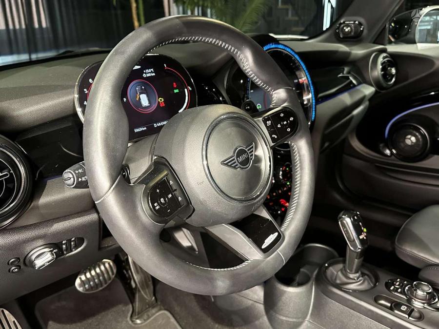 Black MINI Cooper 2023 in Vilnius, with an engine capacity of 2.00 L and mileage of 36 thousand km for 39500 €, photo 22 on AUTOMOTO.COM.LV