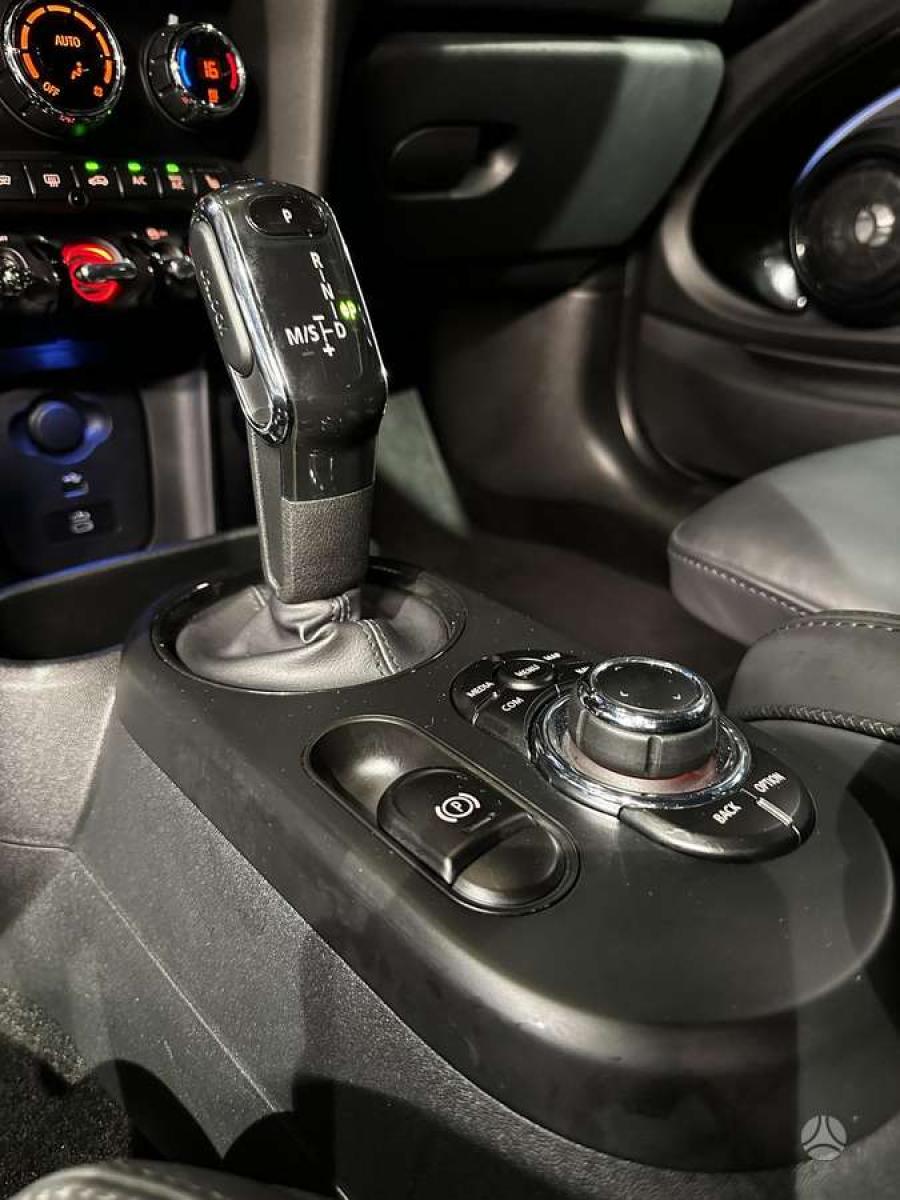 Black MINI Cooper 2023 in Vilnius, with an engine capacity of 2.00 L and mileage of 36 thousand km for 39500 €, photo 25 on AUTOMOTO.COM.LV
