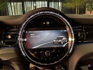 Black MINI Cooper 2023 in Vilnius, with an engine capacity of 2.00 L and mileage of 36 thousand km for 39500 €, photo 32 on AUTOMOTO.COM.LV