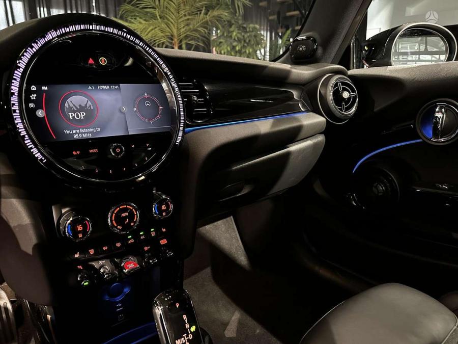 Black MINI Cooper 2023 in Vilnius, with an engine capacity of 2.00 L and mileage of 36 thousand km for 39500 €, photo 36 on AUTOMOTO.COM.LV
