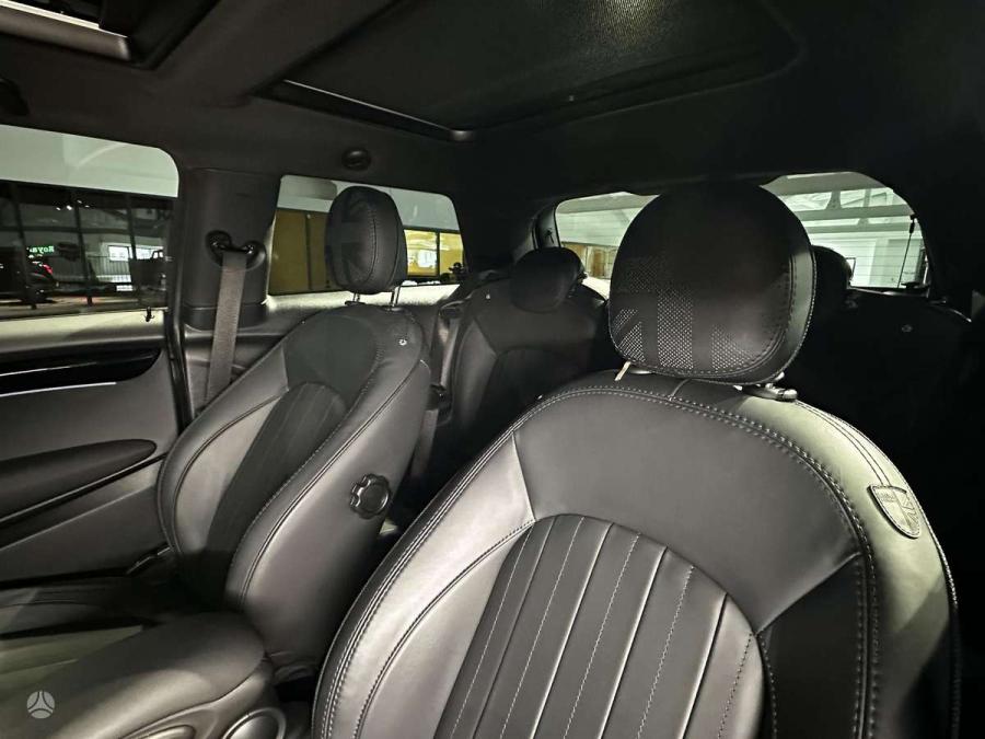 Black MINI Cooper 2023 in Vilnius, with an engine capacity of 2.00 L and mileage of 36 thousand km for 39500 €, photo 37 on AUTOMOTO.COM.LV