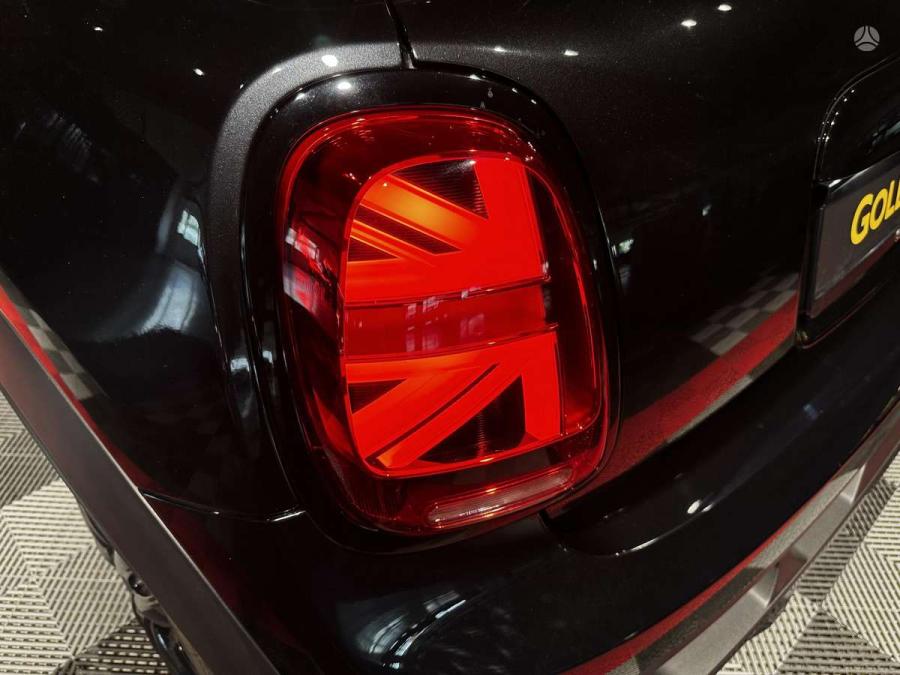Black MINI Cooper 2023 in Vilnius, with an engine capacity of 2.00 L and mileage of 36 thousand km for 39500 €, photo 40 on AUTOMOTO.COM.LV