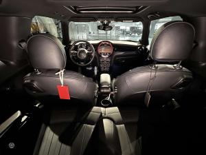 Black MINI Cooper 2023 in Vilnius, with an engine capacity of 2.00 L and mileage of 36 thousand km for 39500 €, photo 46 on AUTOMOTO.COM.LV
