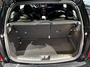 Black MINI Cooper 2023 in Vilnius, with an engine capacity of 2.00 L and mileage of 36 thousand km for 39500 €, photo 47 on AUTOMOTO.COM.LV
