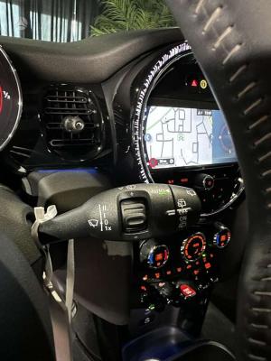 Black MINI Cooper 2023 in Vilnius, with an engine capacity of 2.00 L and mileage of 36 thousand km for 39500 €, photo 49 on AUTOMOTO.COM.LV