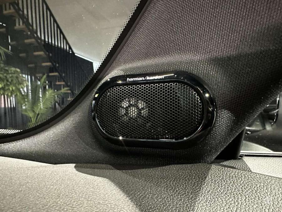 Black MINI Cooper 2023 in Vilnius, with an engine capacity of 2.00 L and mileage of 36 thousand km for 39500 €, photo 52 on AUTOMOTO.COM.LV