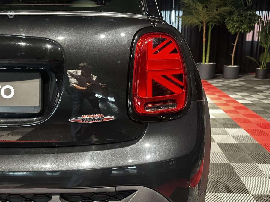 Black MINI Cooper 2023 in Vilnius, with an engine capacity of 2.00 L and mileage of 36 thousand km for 39500 €, photo 58 on AUTOMOTO.COM.LV
