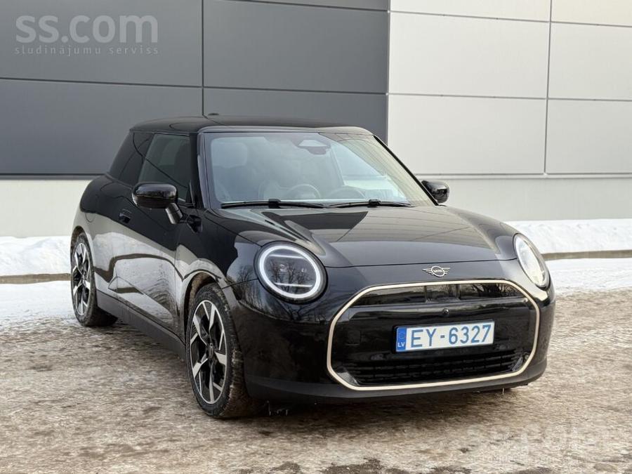 Melns MINI Cooper 2025 Rīga, ar dzinēja tilpumu 0.00 L un nobraukumu 7 tūkst. km par 25900 €, foto 2 vietnē AUTOMOTO.COM.LV