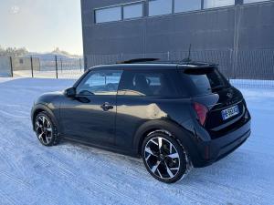 Melns MINI Cooper 2025 Kauņa, ar dzinēja tilpumu 1.50 L un nobraukumu 10 tūkst. km par 16700 €, foto 2 vietnē AUTOMOTO.COM.LV