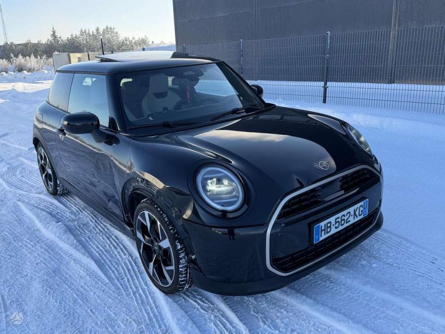 Melns MINI Cooper 2025 Kauņa, ar dzinēja tilpumu 1.50 L un nobraukumu 10 tūkst. km par 16700 €, foto 8 vietnē AUTOMOTO.COM.LV