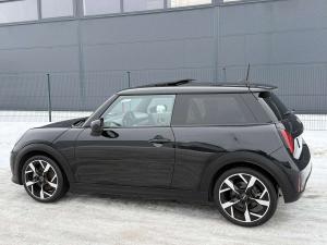 Black MINI Cooper 2025 in Kaunas, with an engine capacity of 1.50 L and mileage of 10 thousand km for 16200 €, photo 2 on AUTOMOTO.COM.LV