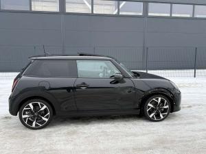 Black MINI Cooper 2025 in Kaunas, with an engine capacity of 1.50 L and mileage of 10 thousand km for 16200 €, photo 8 on AUTOMOTO.COM.LV
