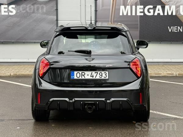 Black MINI Cooper 2025 in Riga, with an engine capacity of 2.00 L and mileage of 11 thousand km for 32900 €, photo 7 on AUTOMOTO.COM.LV