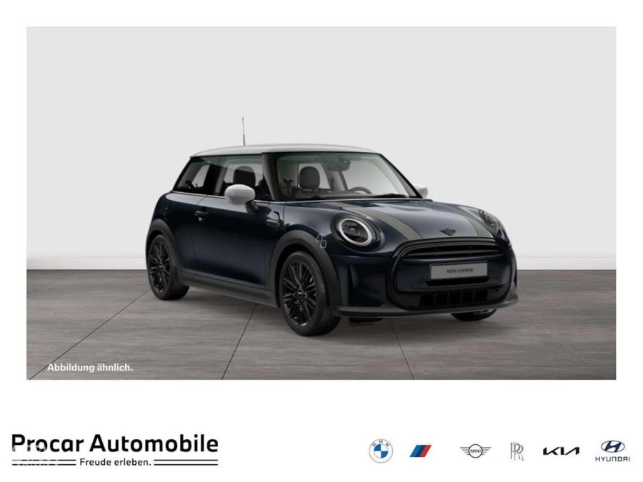 Black MINI Cooper 2022 in Kaunas, with an engine capacity of 1.50 L and mileage of 41 thousand km for 24567 €, photo 1 on AUTOMOTO.COM.LV