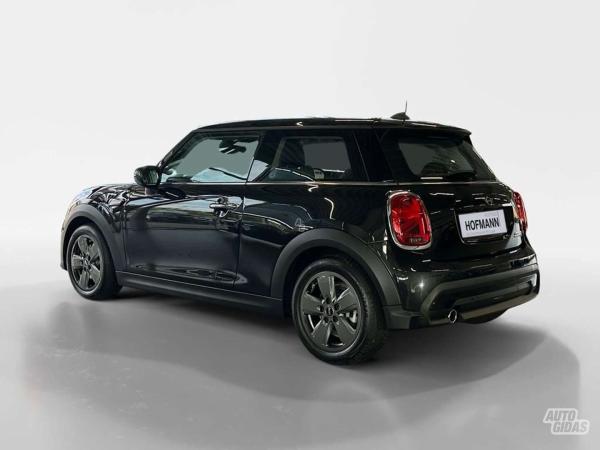 Black MINI Cooper 2022 in Kaunas, with an engine capacity of 1.50 L and mileage of 22 thousand km for 26160 €, photo 5 on AUTOMOTO.COM.LV