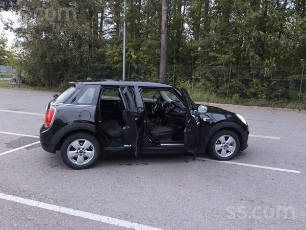 Melns MINI Cooper 2014 Tallina, ar dzinēja tilpumu 1.50 L un nobraukumu 146 tūkst. km par 8000 €, foto 5 vietnē AUTOMOTO.COM.LV