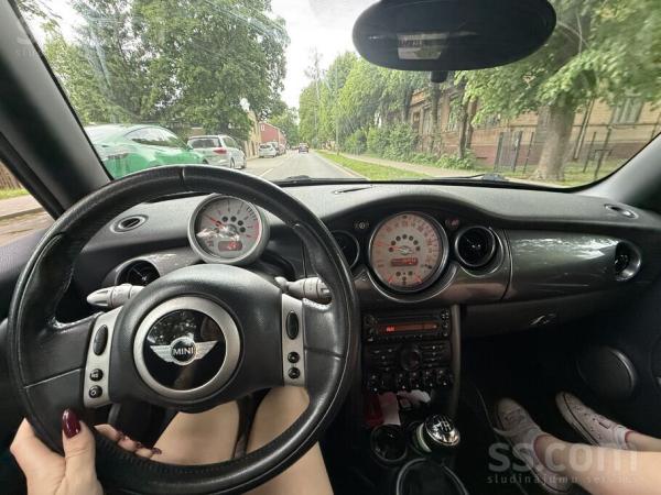 Blue MINI Cooper 2007 in Riga, with an engine capacity of 1.60 L and mileage of 264 thousand km for 2700 €, photo 2 on AUTOMOTO.COM.LV