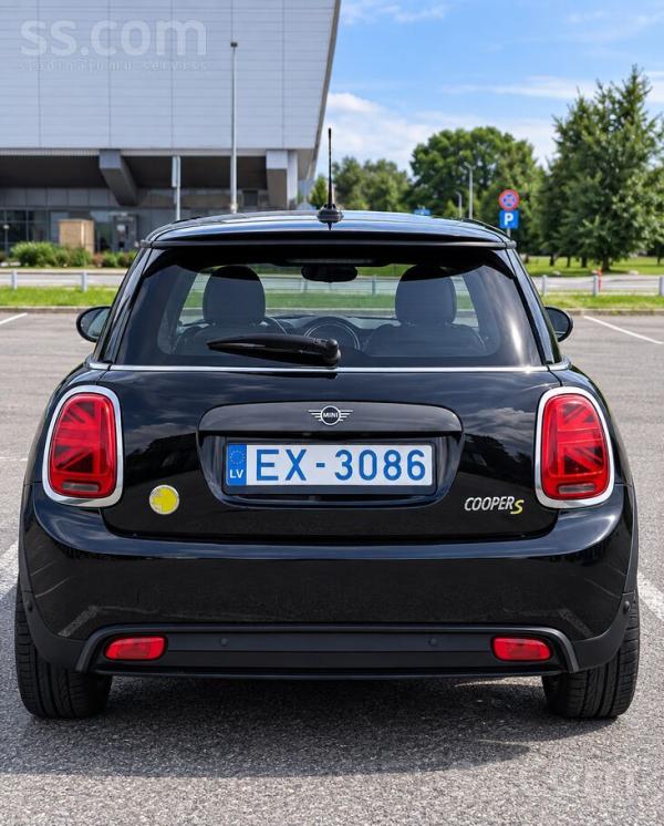 MINI Cooper 2019 in Riga on AUTOMOTO.COM.LV Blue MINI Cooper 2019 in Riga, with an engine capacity of 1.50 L and mileage of 54 thousand km for 12500 €, photo 3 on AUTOMOTO.COM.LV