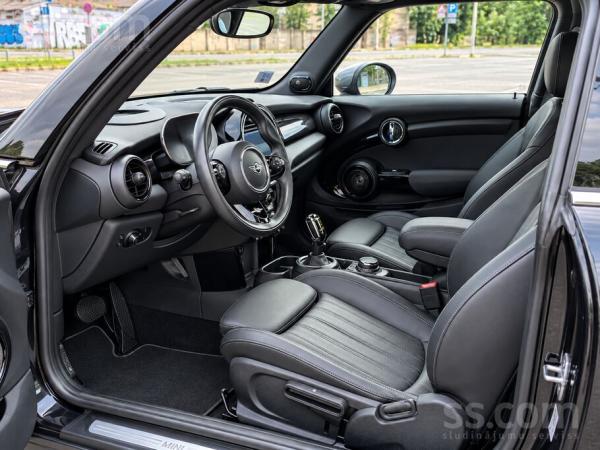 MINI Cooper 2019 in Riga on AUTOMOTO.COM.LV Blue MINI Cooper 2019 in Riga, with an engine capacity of 1.50 L and mileage of 54 thousand km for 12500 €, photo 5 on AUTOMOTO.COM.LV
