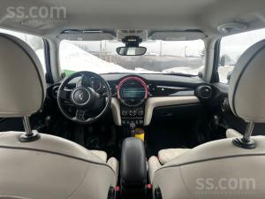 Blue MINI Cooper 2022 in Riga, with an engine capacity of 1.50 L and mileage of 88 thousand km for 16500 €, photo 5 on AUTOMOTO.COM.LV