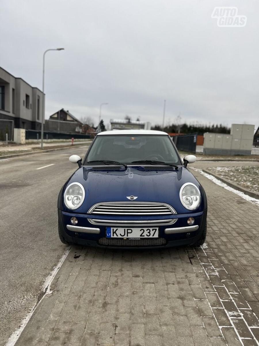 Blue MINI Cooper 2002 in Vilnius, with an engine capacity of 1.60 L and mileage of 137 thousand km for 1150 €, photo 3 on AUTOMOTO.COM.LV