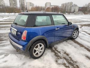 Blue MINI Cooper 2003 in Vilnius, with an engine capacity of 1.60 L and mileage of 209 thousand km for 1499 €, photo 4 on AUTOMOTO.COM.LV