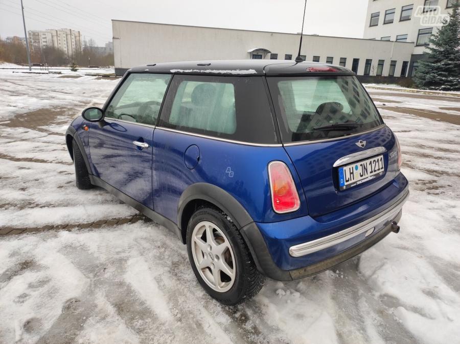 Blue MINI Cooper 2003 in Vilnius, with an engine capacity of 1.60 L and mileage of 209 thousand km for 1499 €, photo 5 on AUTOMOTO.COM.LV