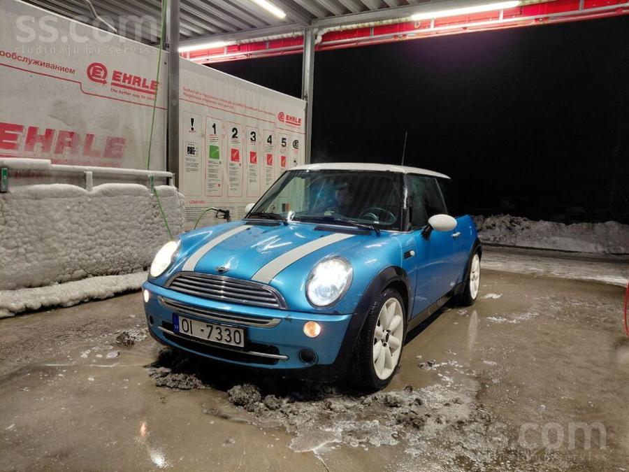 Синий Мини Купер 2005 в Рига, объемом двигателя 1.60 л и пробегом 220 тыс. км за 1995 €, фото 1 на AUTOMOTO.COM.LV