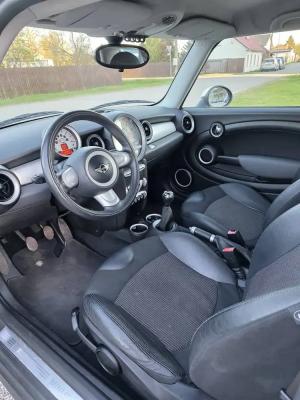 Blue MINI Cooper 2007 in Ventspils, with an engine capacity of 1.60 L and mileage of 137 thousand km for 3100 €, photo 12 on AUTOMOTO.COM.LV