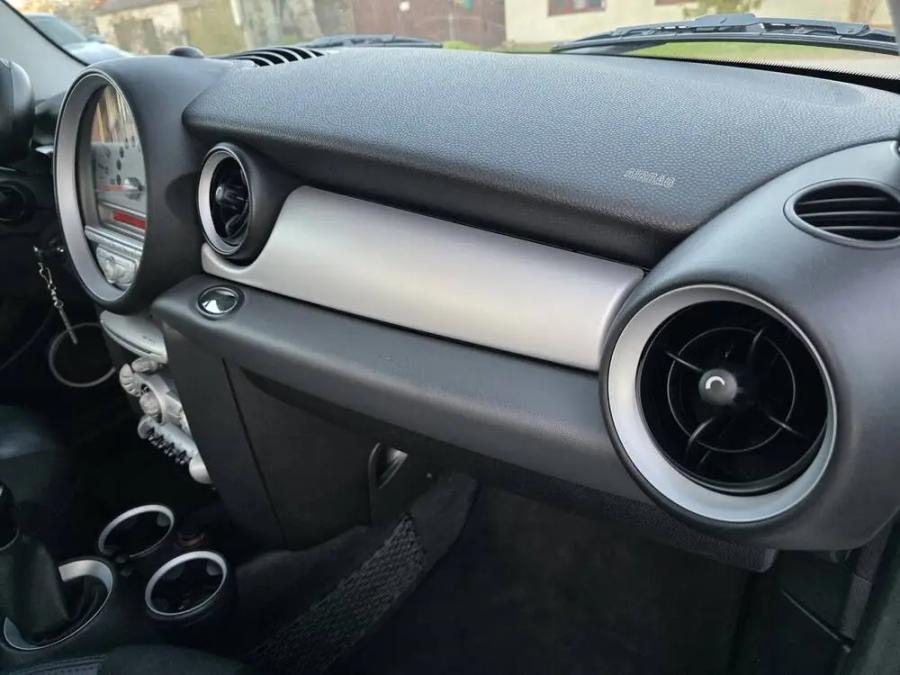 Blue MINI Cooper 2007 in Ventspils, with an engine capacity of 1.60 L and mileage of 137 thousand km for 3100 €, photo 19 on AUTOMOTO.COM.LV