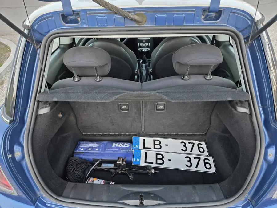 Blue MINI Cooper 2007 in Ventspils, with an engine capacity of 1.60 L and mileage of 137 thousand km for 3100 €, photo 23 on AUTOMOTO.COM.LV
