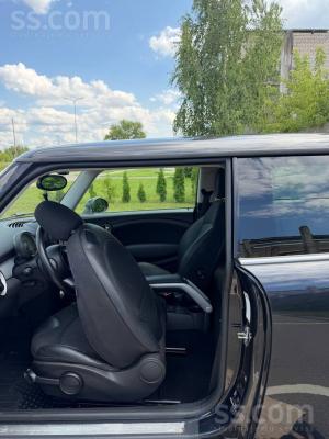 Blue MINI Cooper 2007 in Daugavpils, with an engine capacity of 1.60 L and mileage of 220 thousand km for 3150 €, photo 5 on AUTOMOTO.COM.LV