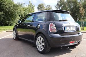 Blue MINI Cooper 2007 in Panevezys, with an engine capacity of 1.60 L and mileage of 184 thousand km for 2450 €, photo 4 on AUTOMOTO.COM.LV