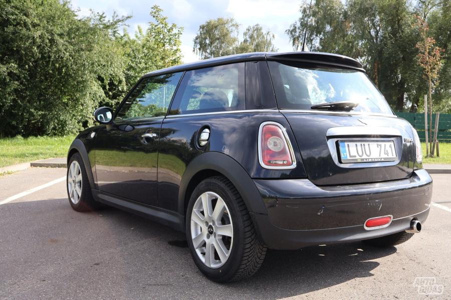 Blue MINI Cooper 2007 in Panevezys, with an engine capacity of 1.60 L and mileage of 184 thousand km for 2450 €, photo 4 on AUTOMOTO.COM.LV