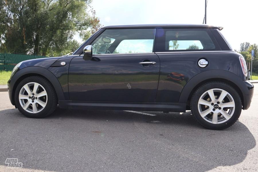 Blue MINI Cooper 2007 in Panevezys, with an engine capacity of 1.60 L and mileage of 184 thousand km for 2450 €, photo 5 on AUTOMOTO.COM.LV