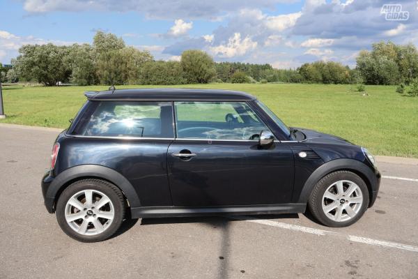 Blue MINI Cooper 2007 in Panevezys, with an engine capacity of 1.60 L and mileage of 184 thousand km for 2450 €, photo 6 on AUTOMOTO.COM.LV