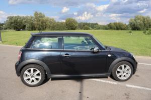 Blue MINI Cooper 2007 in Panevezys, with an engine capacity of 1.60 L and mileage of 184 thousand km for 2450 €, photo 7 on AUTOMOTO.COM.LV