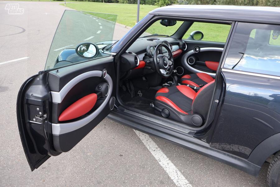 Blue MINI Cooper 2007 in Panevezys, with an engine capacity of 1.60 L and mileage of 184 thousand km for 2450 €, photo 14 on AUTOMOTO.COM.LV