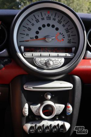 Blue MINI Cooper 2007 in Panevezys, with an engine capacity of 1.60 L and mileage of 184 thousand km for 2450 €, photo 21 on AUTOMOTO.COM.LV